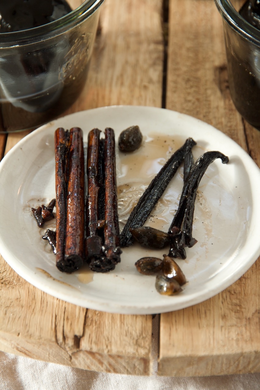 Morabaye Chagale Gerdoo - Green Walnut Preserves - مربای گردو - Labsalliebe