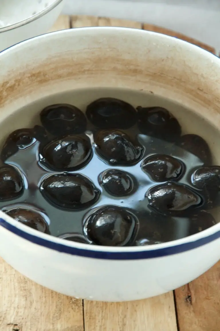 Morabaye Chagale Gerdoo - Green Walnut Preserves - مربای گردو - Labsalliebe