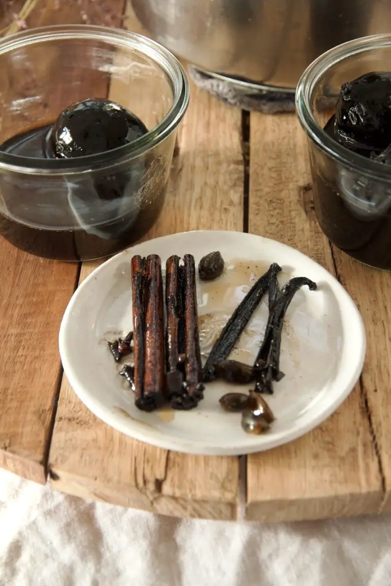 Morabaye Chagale Gerdoo - Green Walnut Preserves - مربای گردو - Labsalliebe