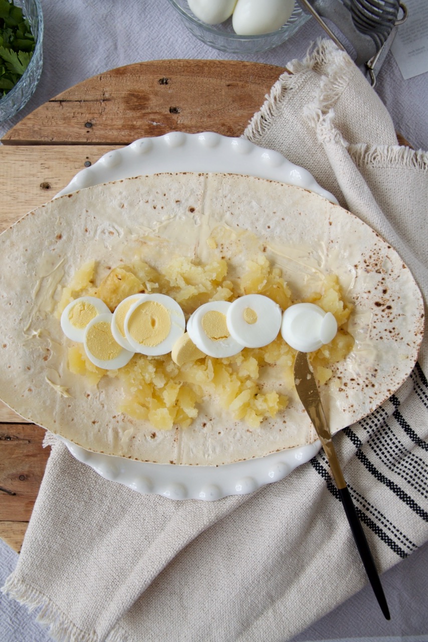 Sibzamini Tokhm-e Morgh - Baked Potato and Egg سیب زمینی و تخم مرغ ...