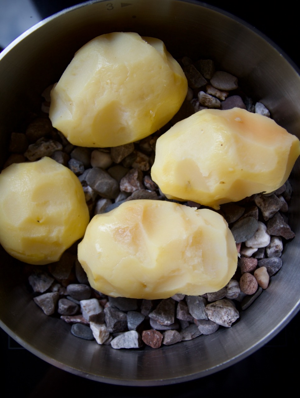 Sibzamini Tokhm-e Morgh - Baked Potato and Egg سیب زمینی و تخم مرغ ...
