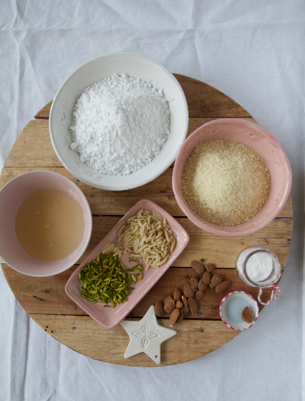 Ghorabieh – Persian Almond Macarons قرابیه - Labsalliebe