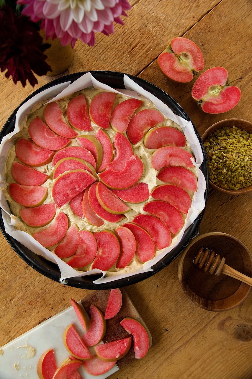 Cake Sib - Persian Apple Cake with Pistachios کیک سیب - Labsalliebe