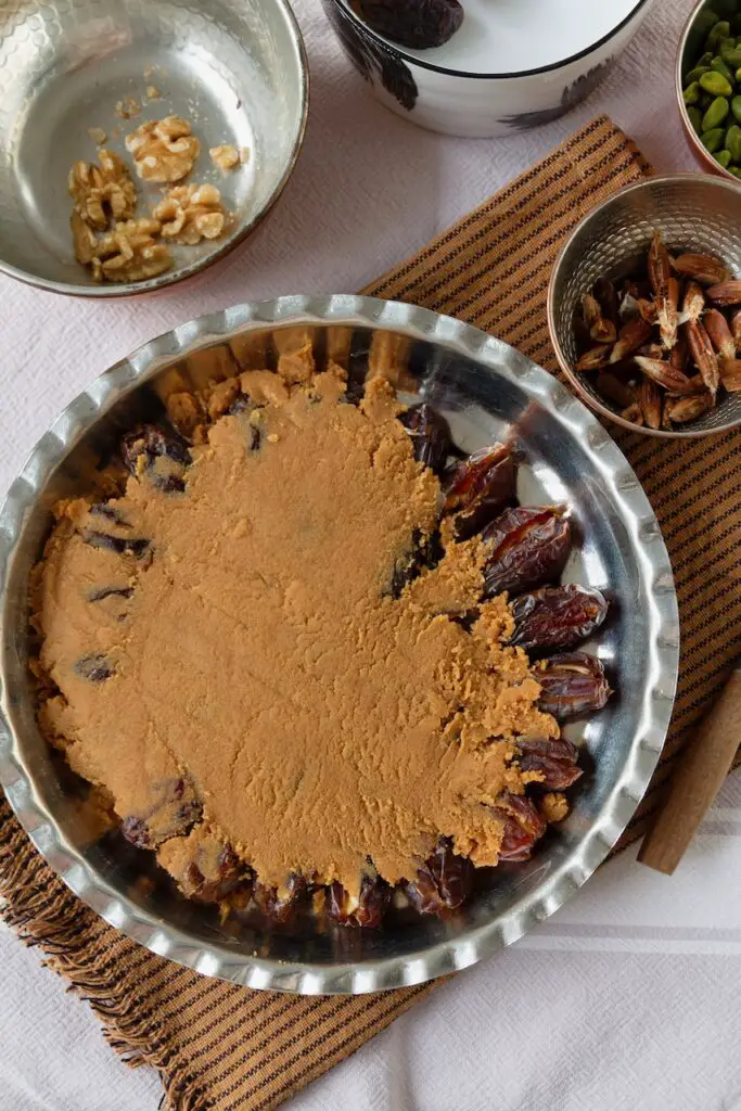 Ranginak - Persian Date Dessert رنگینک خرما - Labsalliebe