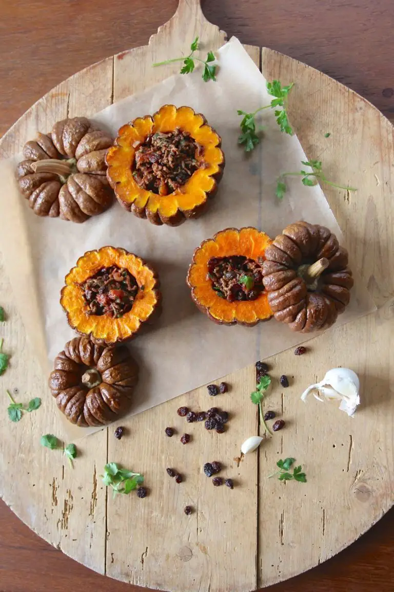 Orientalisch gefüllter Futsu Black Kürbis aus dem Ofen - Labsalliebe