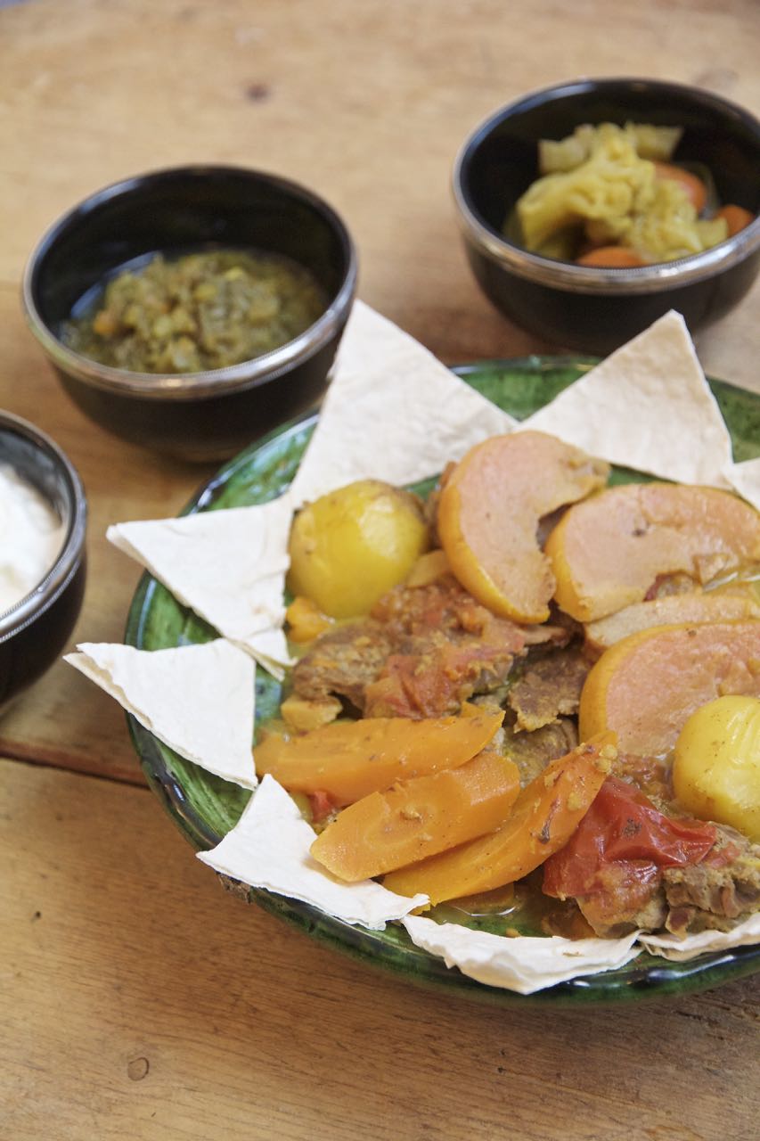 Tas Kabab-e Beh - Winterliches Roastbeef auf Wurzelgemüse und Quitten ...