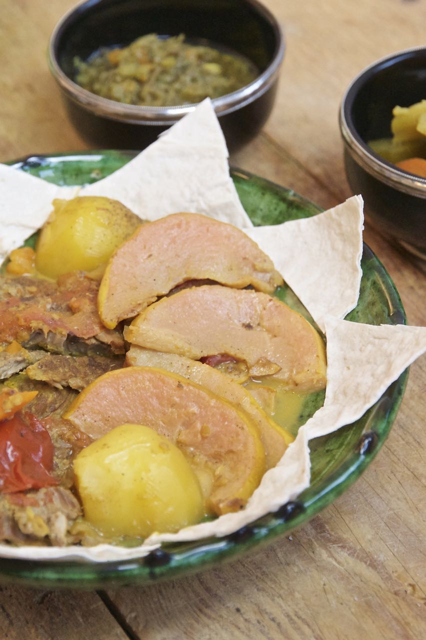 Tas Kabab-e Beh - Winterliches Roastbeef auf Wurzelgemüse und Quitten ...