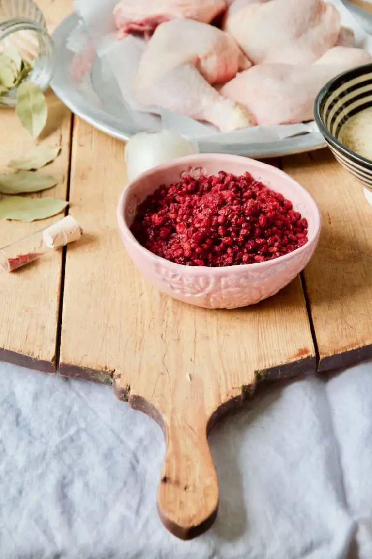 Zereshk Polo ba Morgh - In Safran geschmorte Hühnerkeulen auf ...