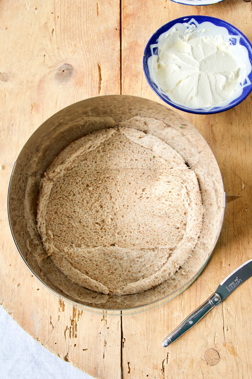 Cake Morgh - Sandwich-Torte mit Hühnchenaufstrich für deine WM-Party ...