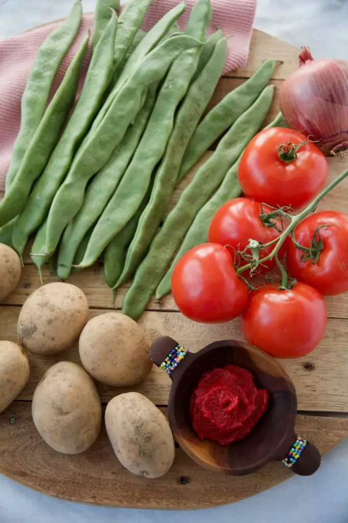 Khorak-e Loobia Sabz - Breite grüne Bohnen mit Tomaten خوراک لوبیا سبز ...