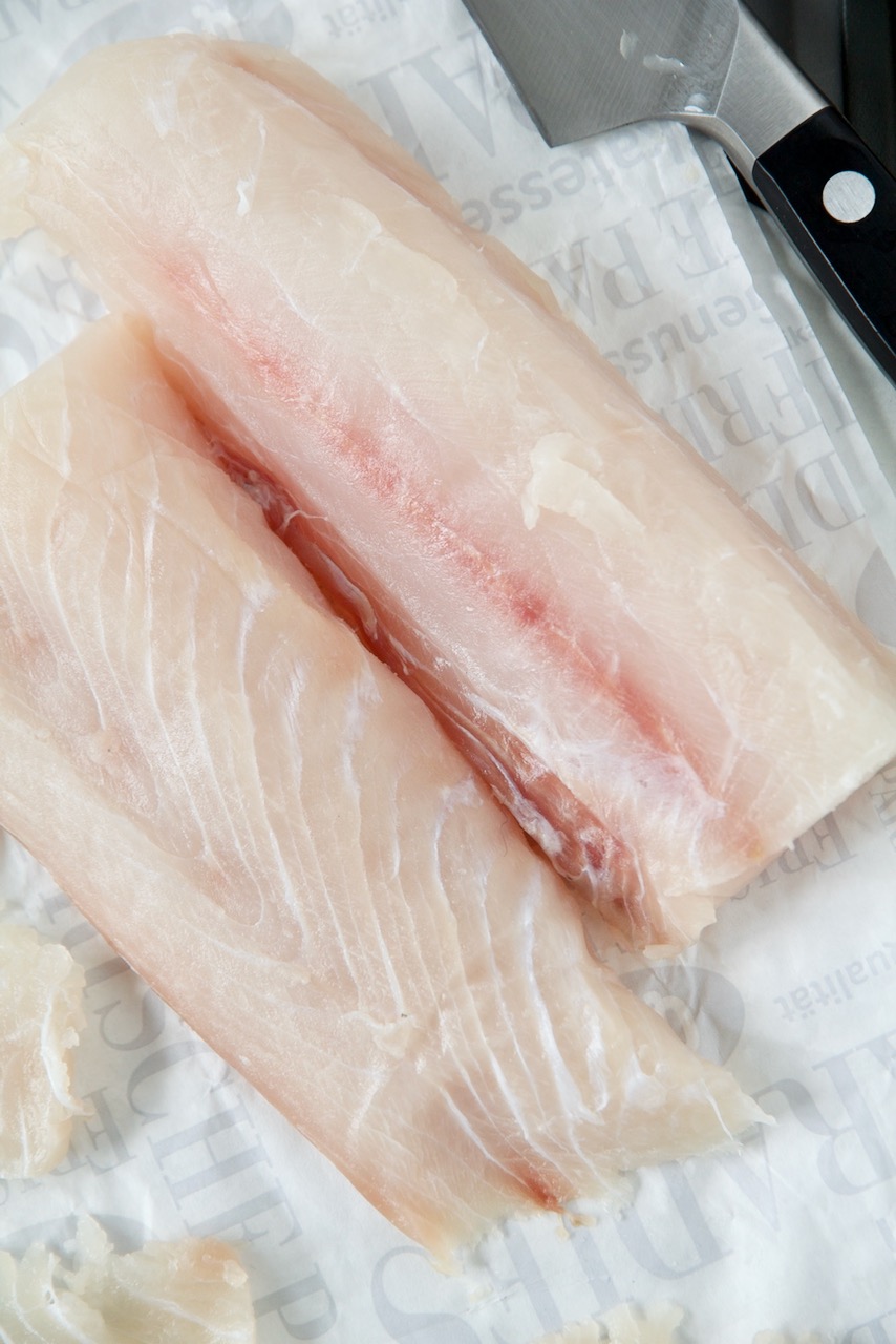 Ceviche vom Cobia mit Limu Shirin, Kräuter und Granatapfelkerne ...