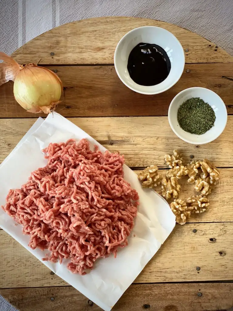 Koofteh Anar o Gerdoo - Hackbällchen in Granatapfel-Walnuss-Sauce کوفته ...