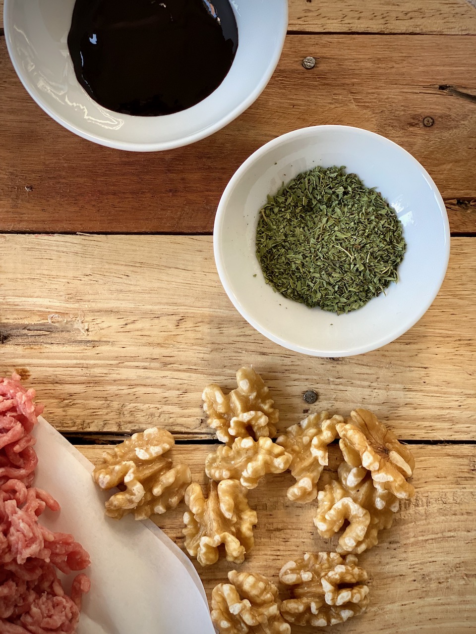 Koofteh Anar o Gerdoo - Hackbällchen in Granatapfel-Walnuss-Sauce کوفته ...