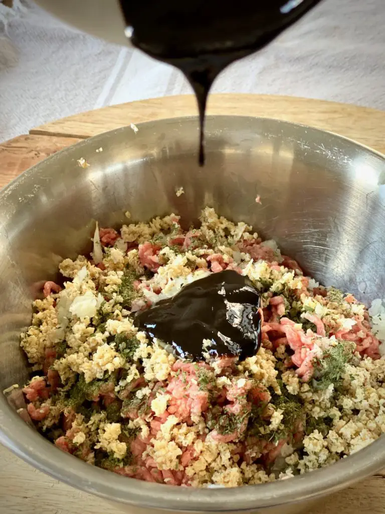 Koofteh Anar o Gerdoo - Hackbällchen in Granatapfel-Walnuss-Sauce کوفته ...