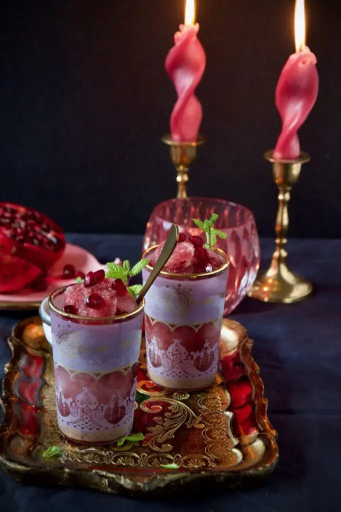 Yakh dar Behesht-e Anar - Persisches Granatapfel-Granité یخ در بهشت ...