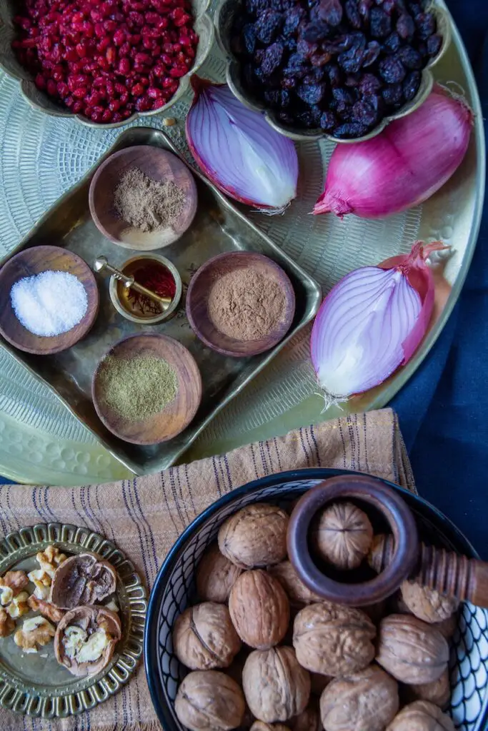 Gerdoo Polo - Walnussreis mit Berberitzen, Rosinen und Safran - Labsalliebe